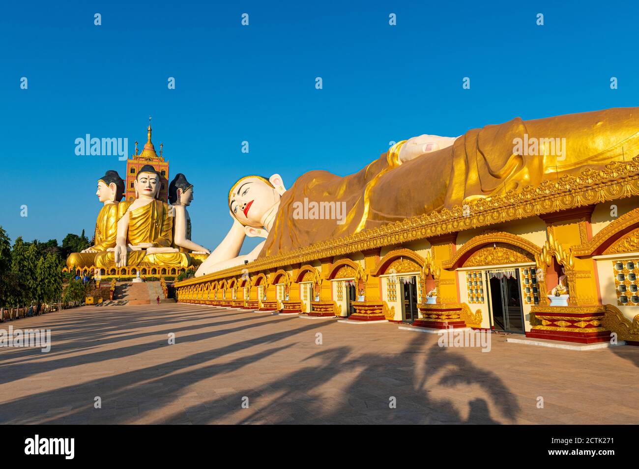Myanmar giant statue hi-res stock photography and images - Alamy
