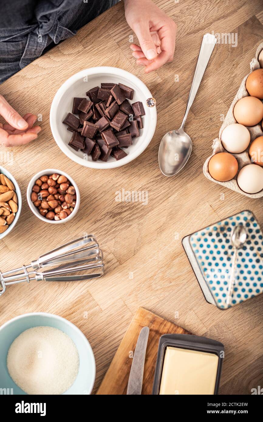 Hand woman preparation baking hi-res stock photography and images - Alamy
