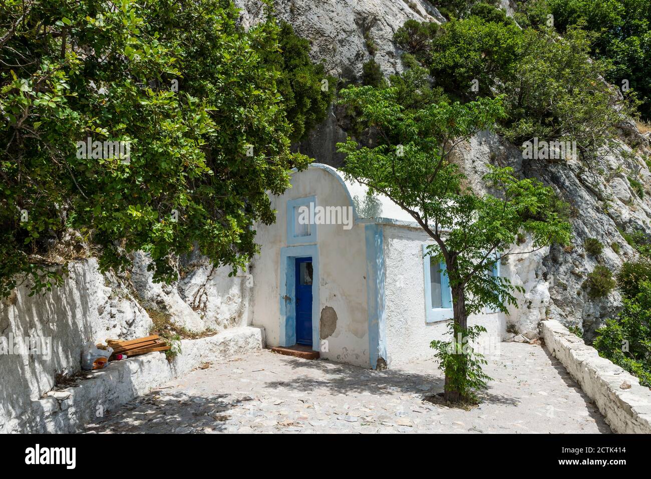 Cave entrance hi-res stock photography and images - Alamy