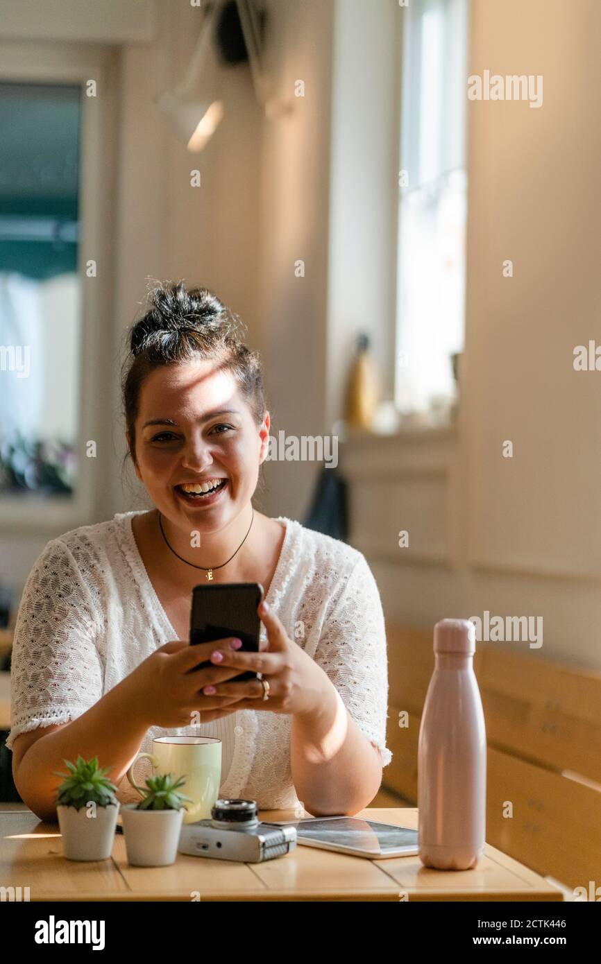 Voluptuous woman hi-res stock photography and images - Alamy