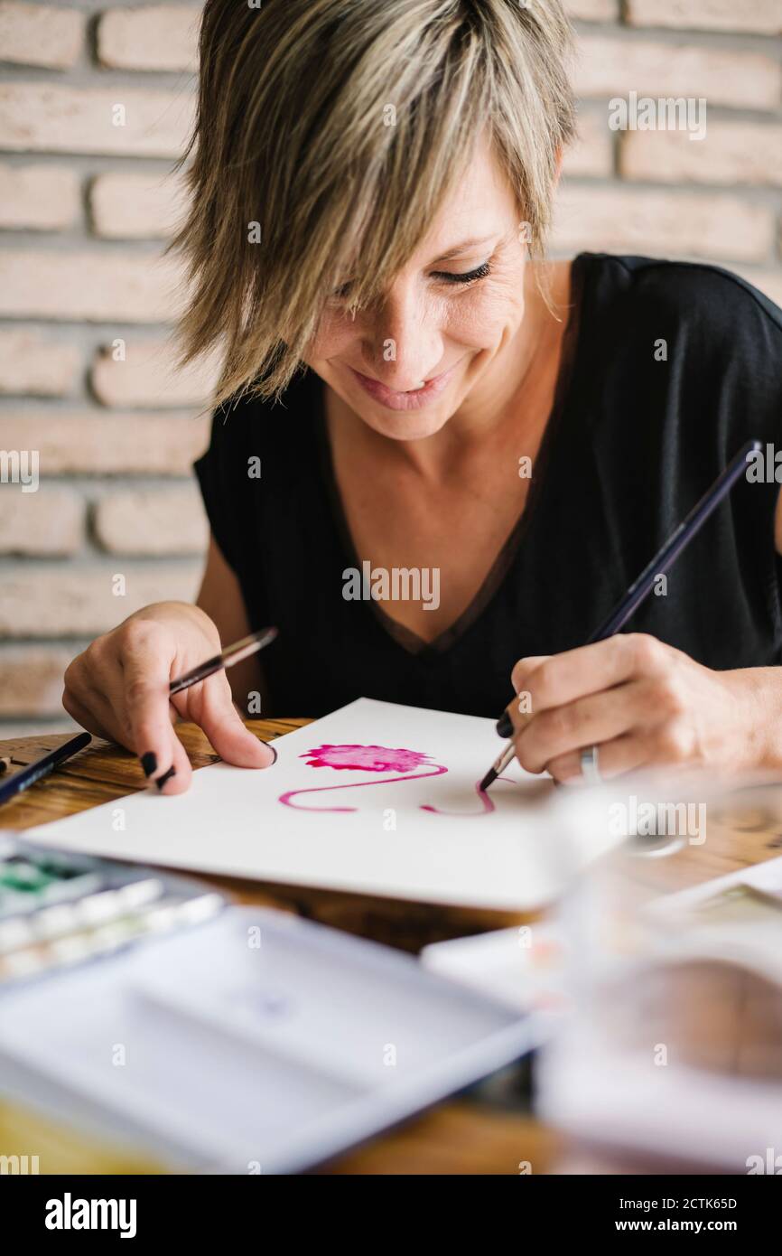 Beautiful woman color paper hi-res stock photography and images - Alamy