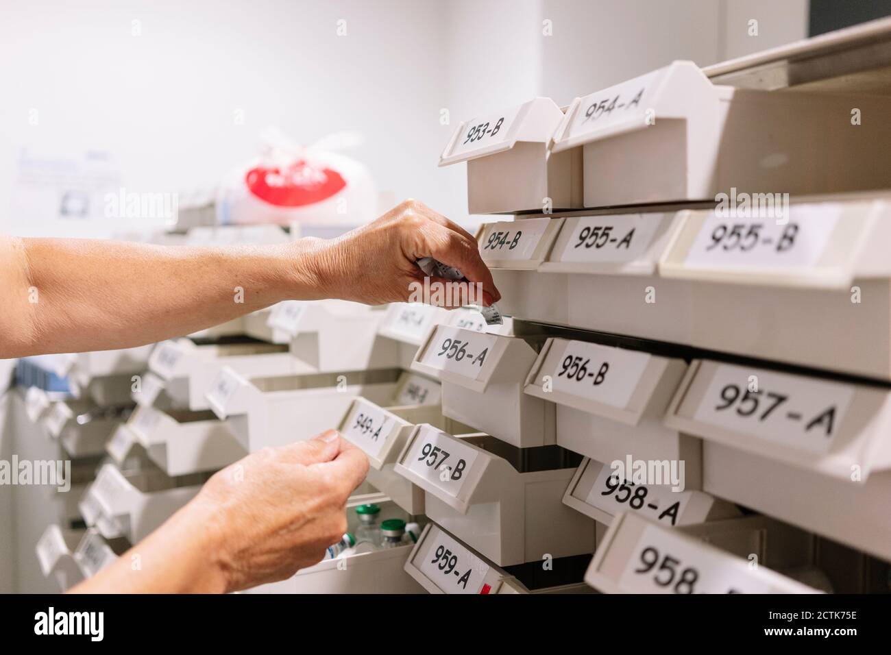 Medical trays hi-res stock photography and images - Alamy