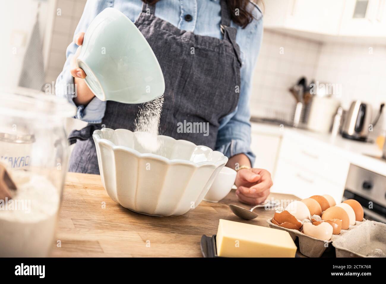 Flour in mixing bowl hi-res stock photography and images - Alamy
