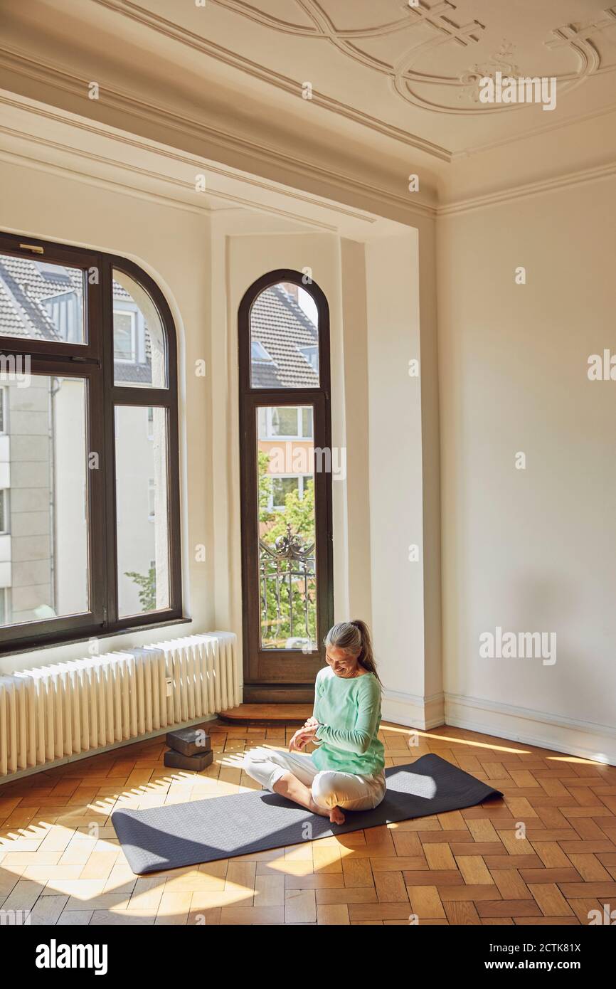 Floor exercise wall hi-res stock photography and images - Alamy