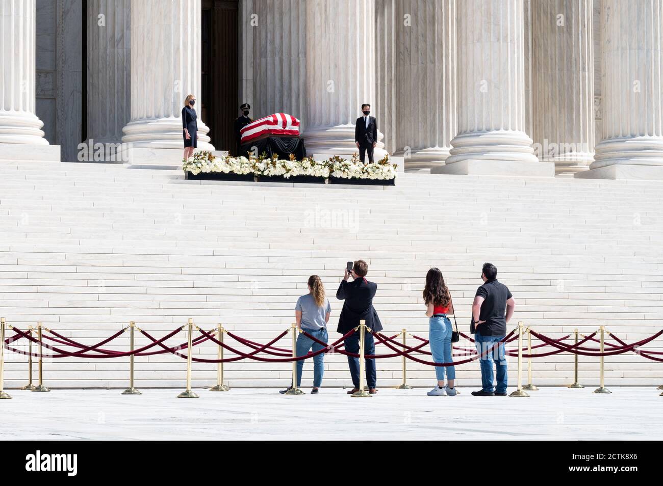 Public viewing dead hi-res stock photography and images - Alamy