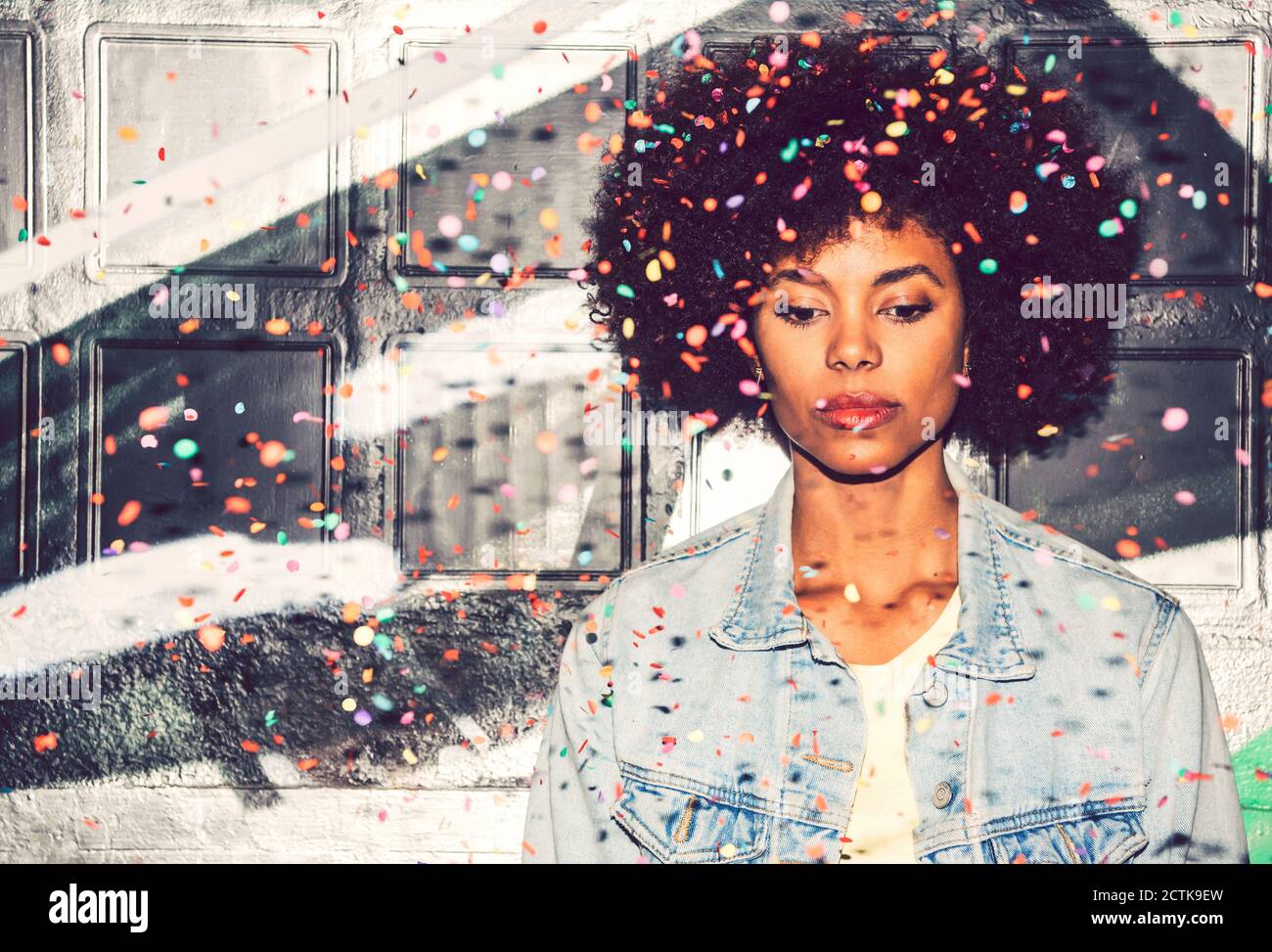 Confetti falling down person hi-res stock photography and images - Alamy