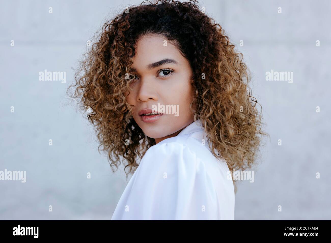 Woman brown hair close up hi-res stock photography and images - Alamy