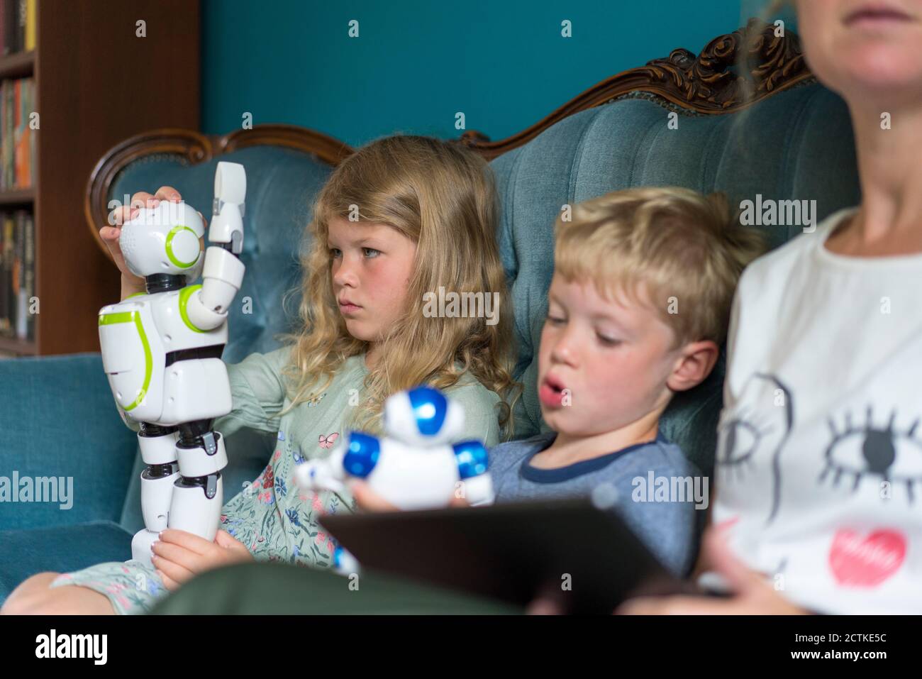 Small girl with robot hi-res stock photography and images - Alamy