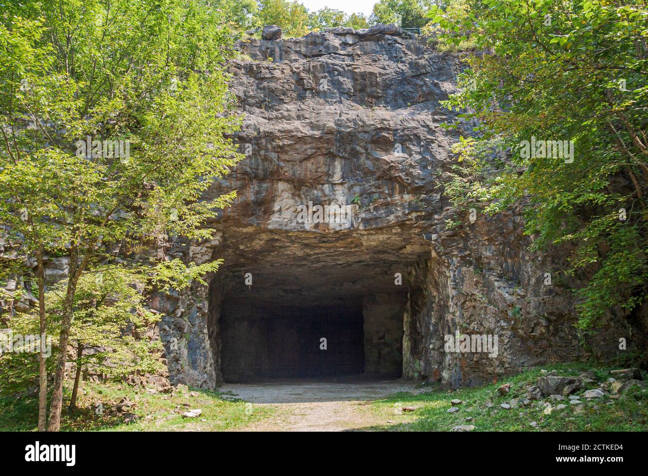 Land trust trails three caves hi-res stock photography and images - Alamy
