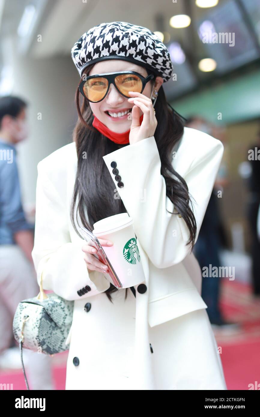 Yanni singer hi-res stock photography and images - Alamy