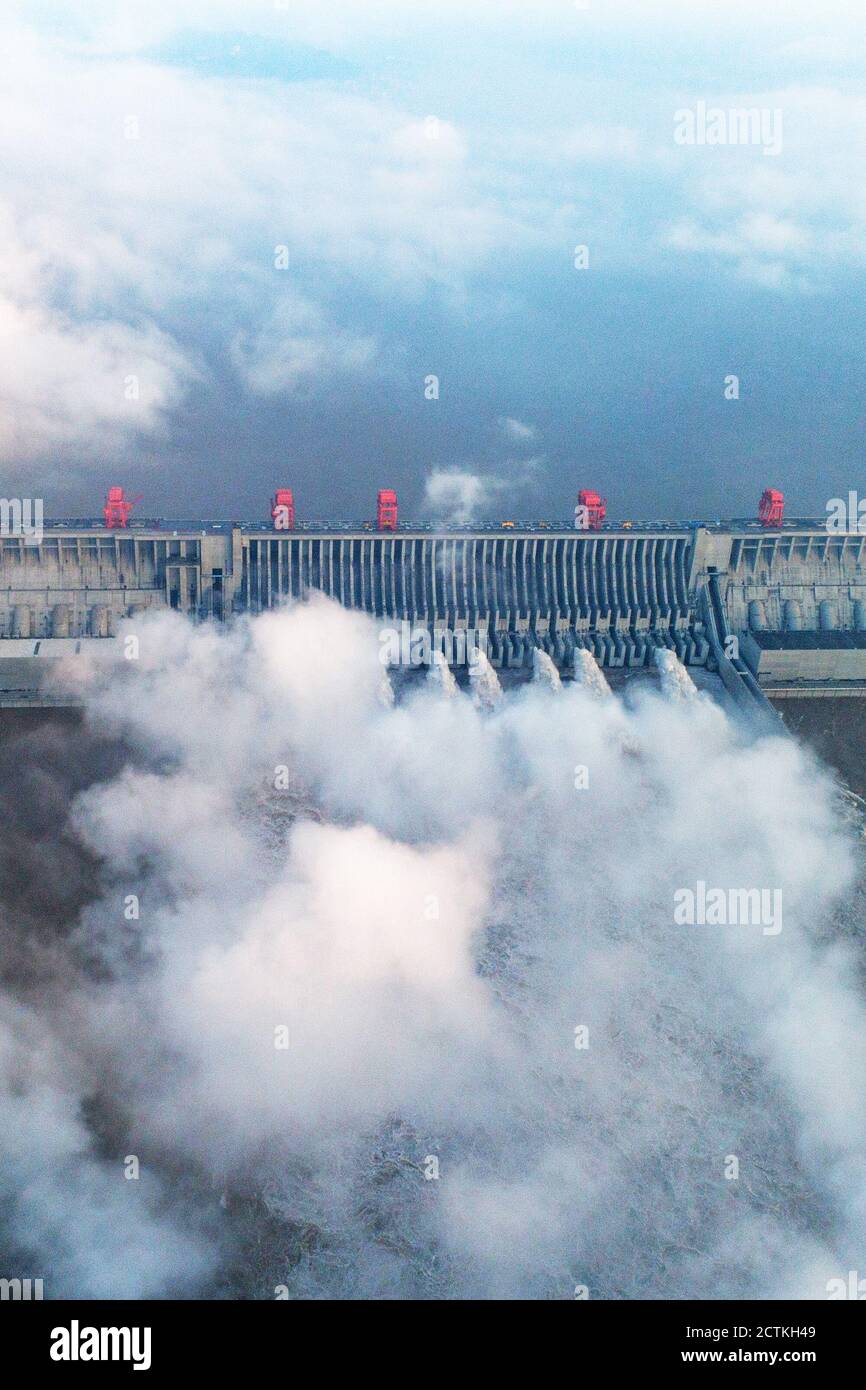 Three gorges sanxia dam hi-res stock photography and images - Alamy