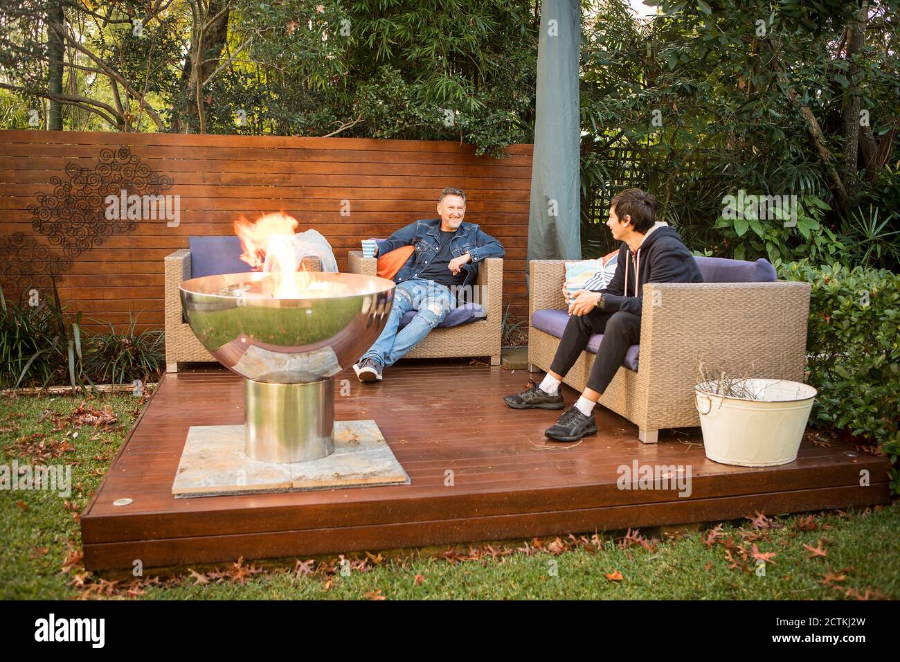 Backyard fire australia hi-res stock photography and images - Alamy