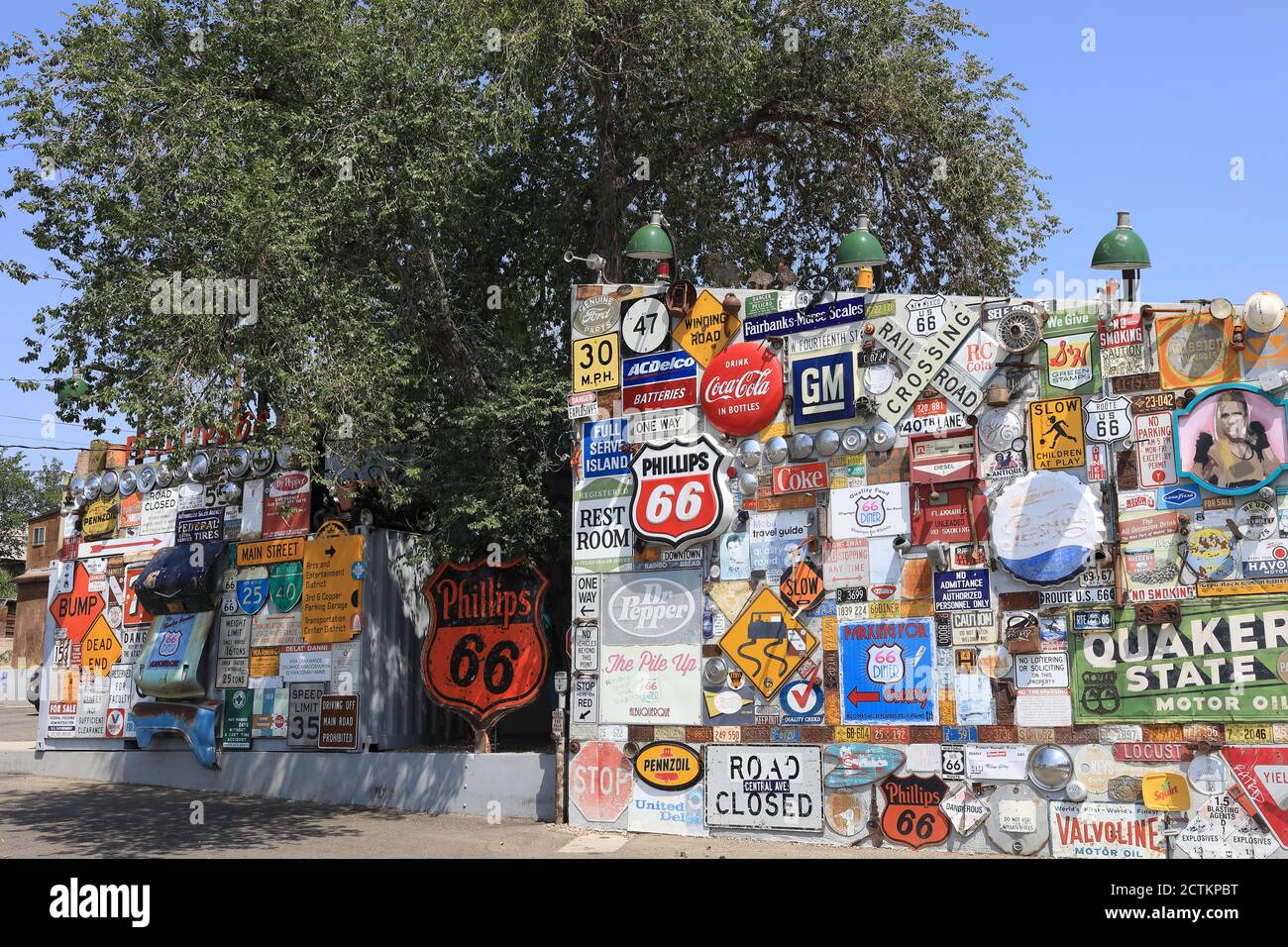 Signs and colours in Albuquerque Stock Photo - Alamy