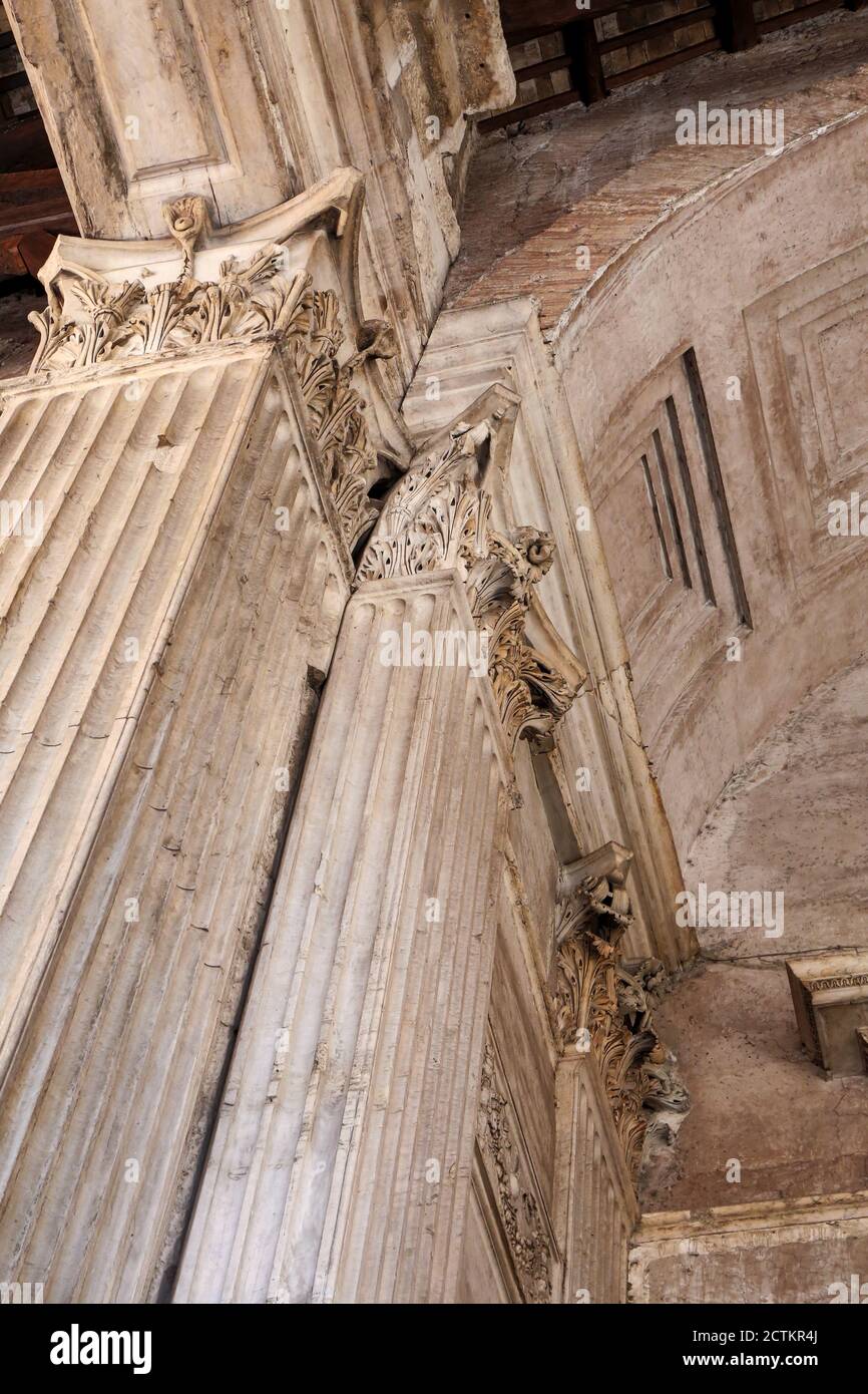 Pantheon external rome hi-res stock photography and images - Alamy