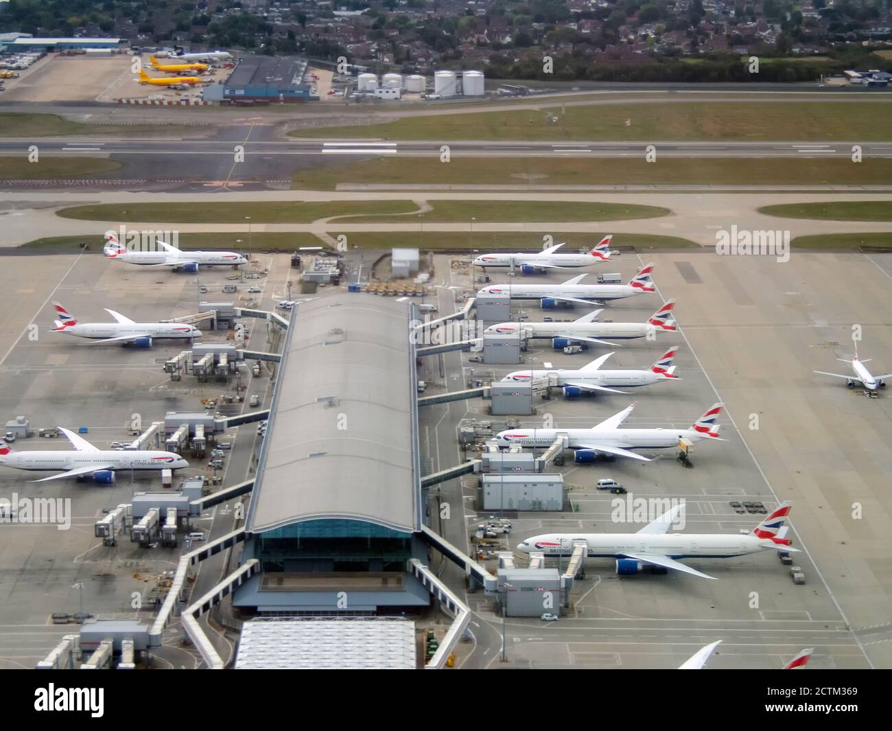 Heathrow airport tarmac view hi-res stock photography and images - Alamy