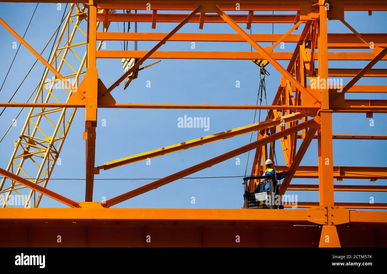 Suspended cradle hi-res stock photography and images - Alamy