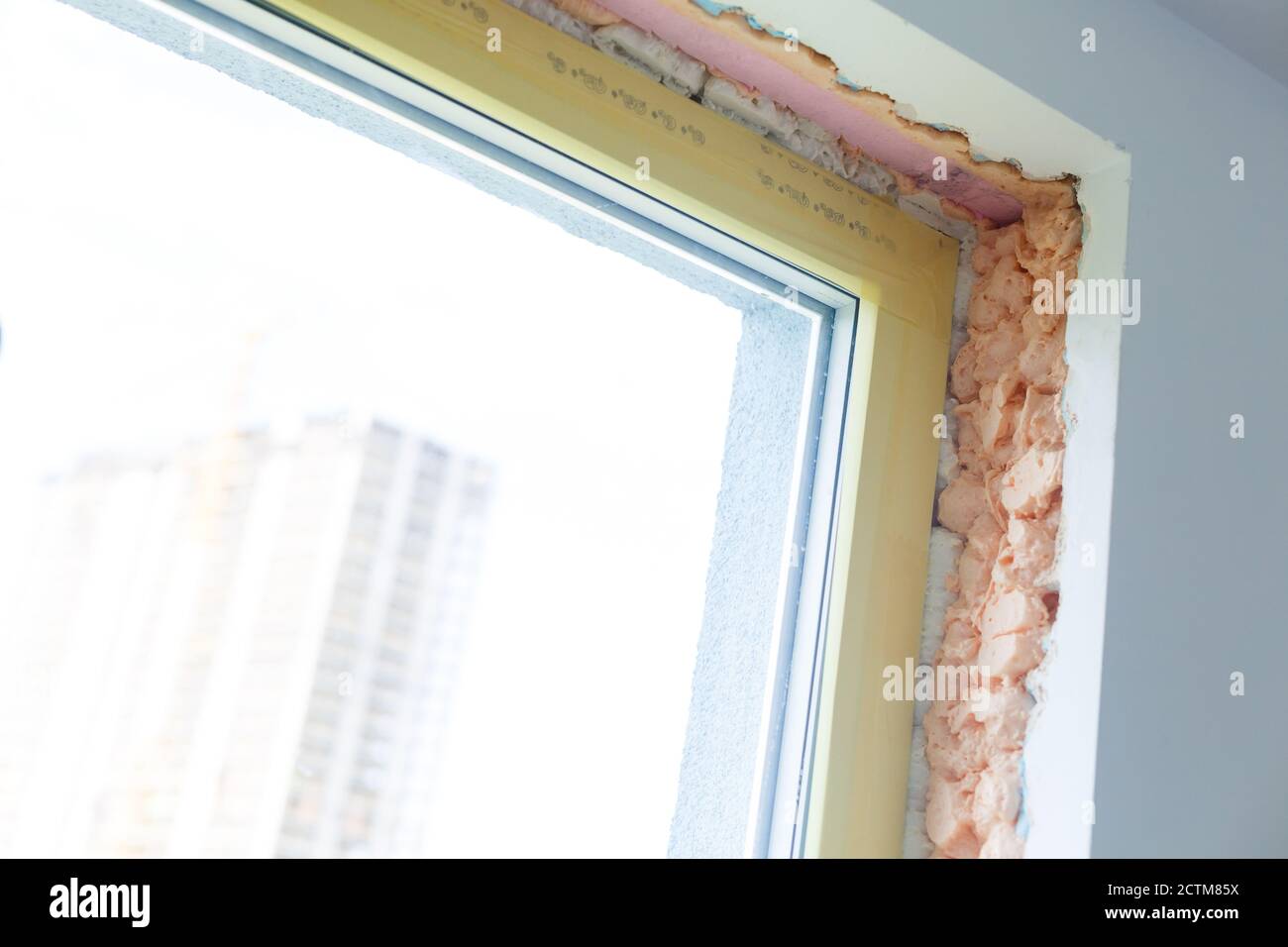 Applying putty window hi-res stock photography and images - Alamy