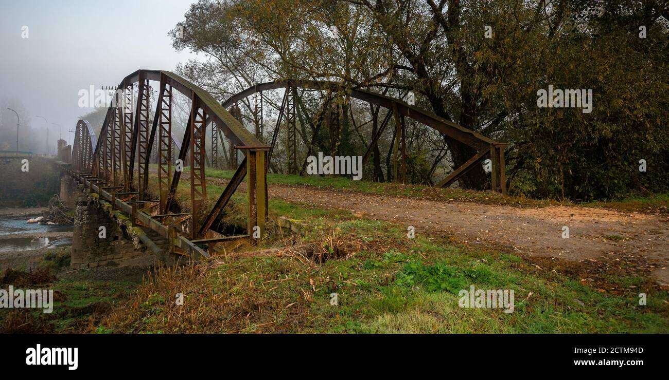 Old rusty steel bridge rural hi-res stock photography and images - Alamy