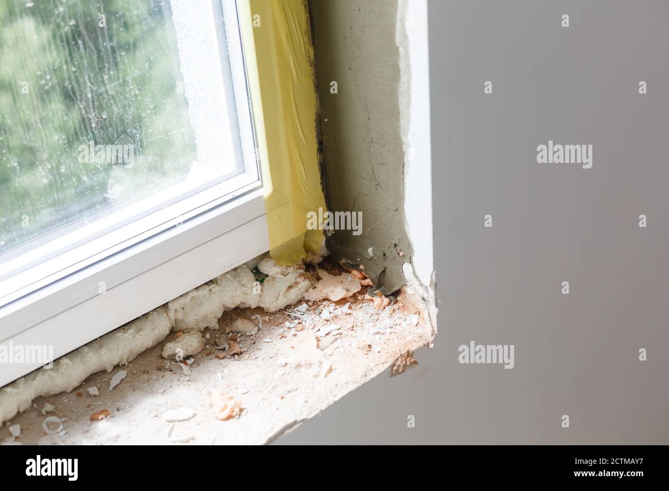 Worker apply plaster on wall hi-res stock photography and images - Alamy