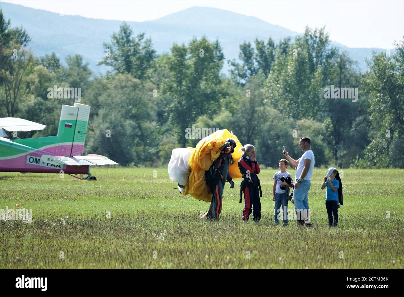 Vertical video man in silhouette hi-res stock photography and images ...
