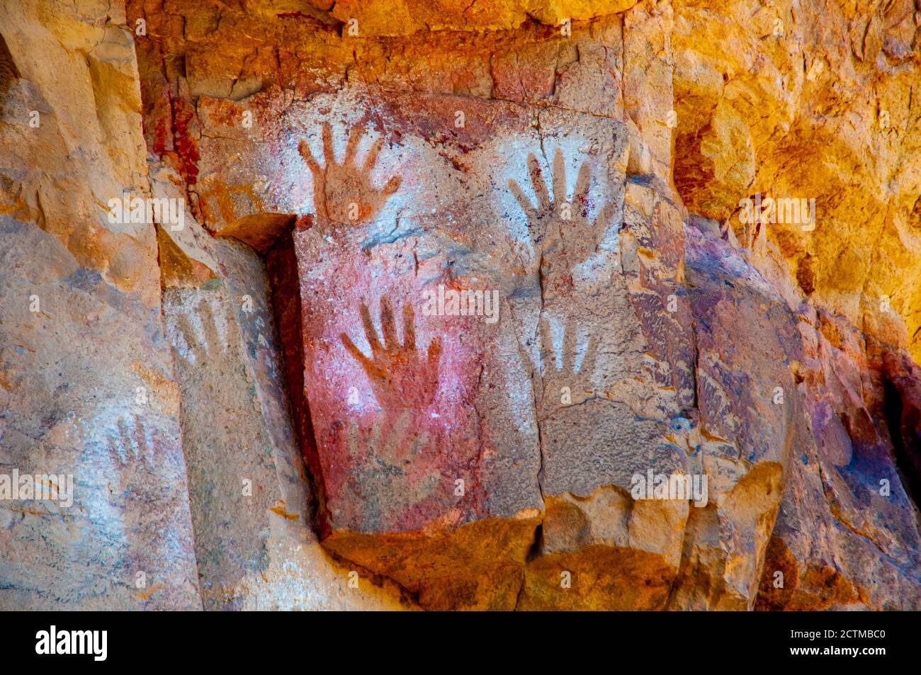 Cave of hands hi-res stock photography and images - Alamy