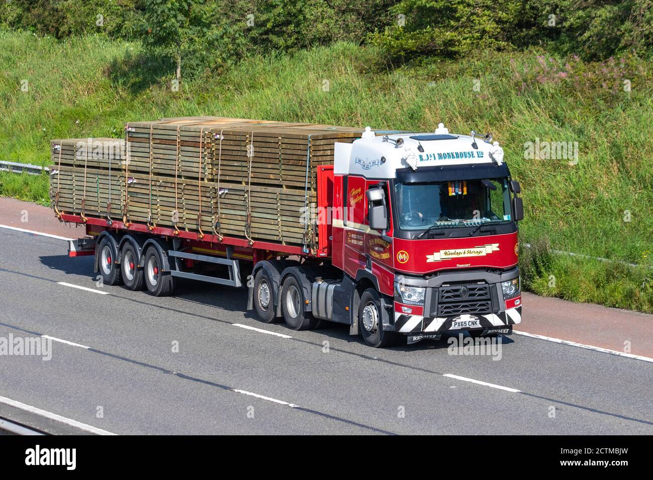 Transporting sustainable timber hi-res stock photography and images - Alamy