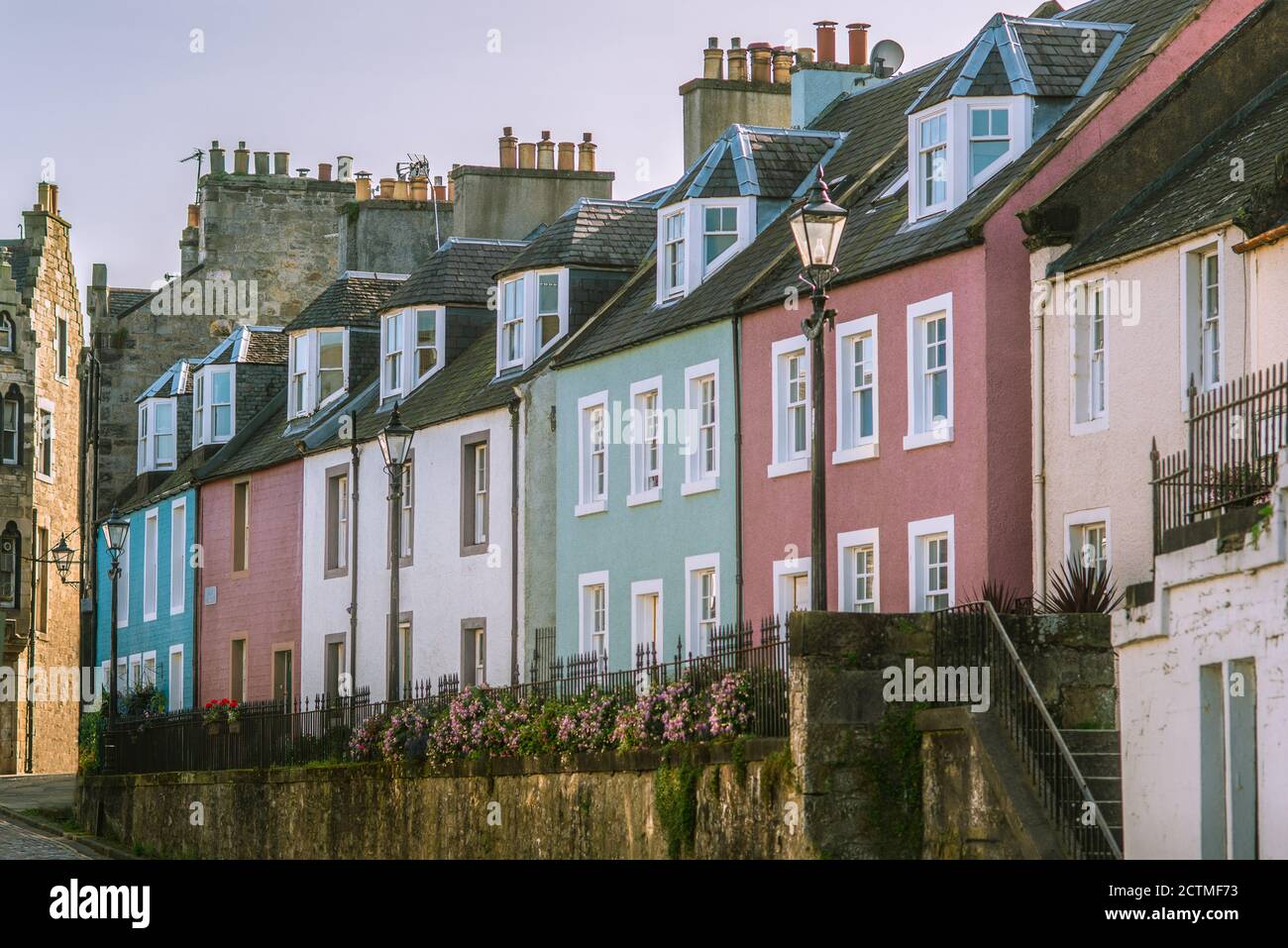 Scottish medieval houses hi-res stock photography and images - Alamy