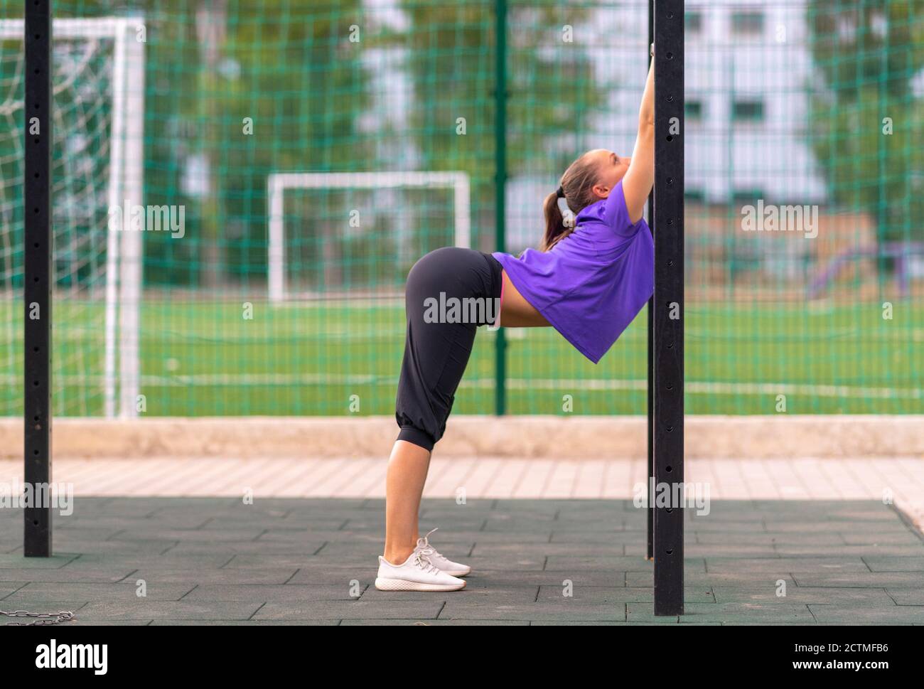 Wall push up exercise hi-res stock photography and images - Alamy