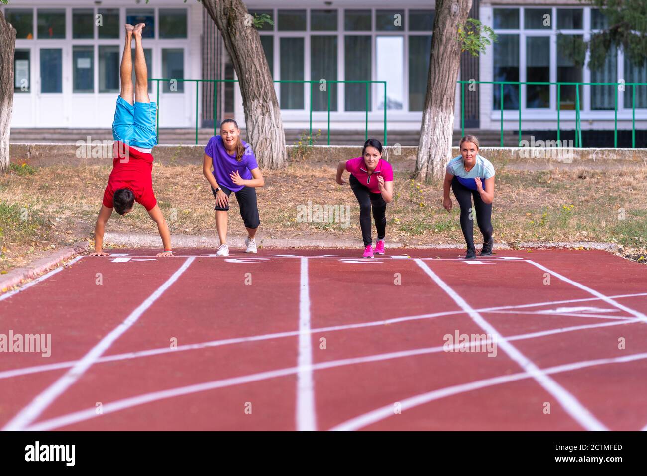Race track start sprint group hi-res stock photography and images - Alamy