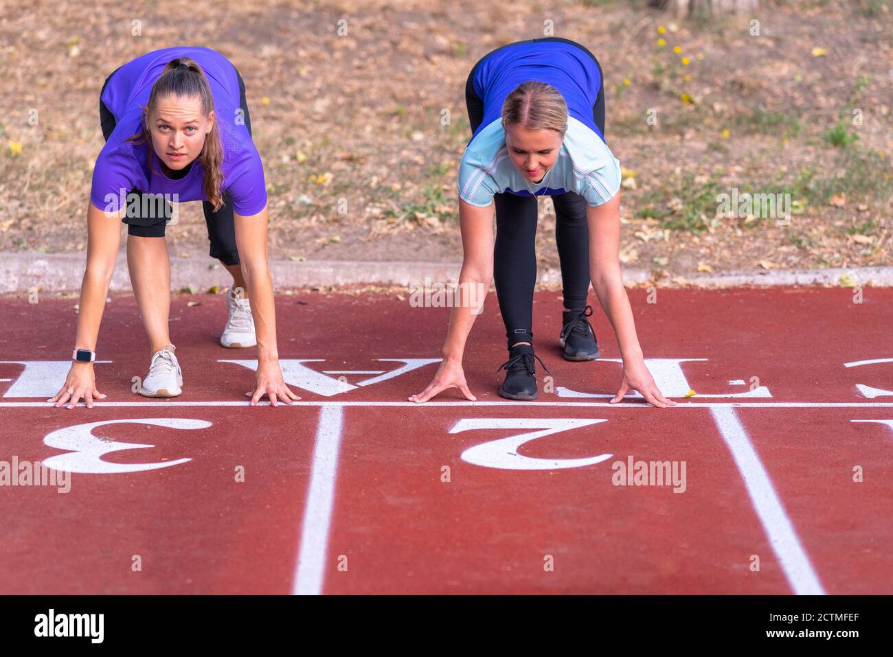 Crouched position hi-res stock photography and images - Alamy