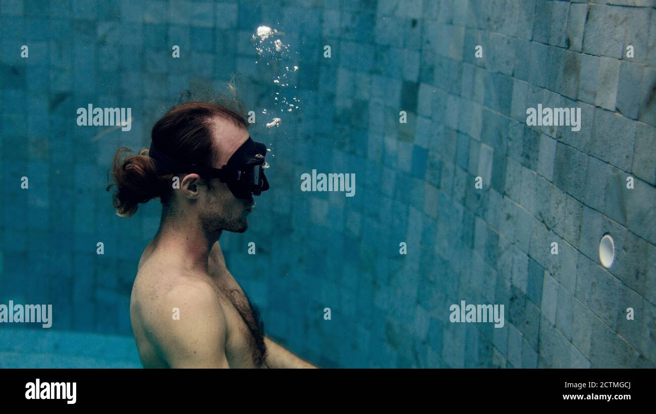 Swimming with mask hi-res stock photography and images - Alamy