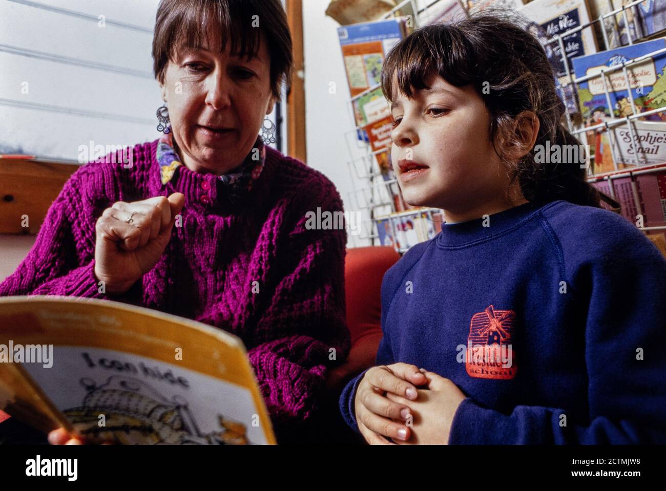 using-simple-sign-language-to-help-pupils-learn-to-read-at-westdene