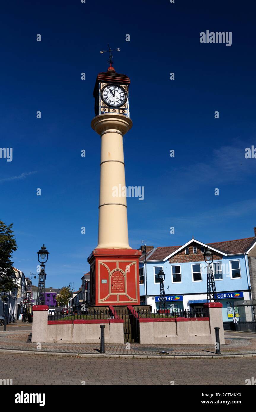 Large tall clock hi-res stock photography and images - Alamy