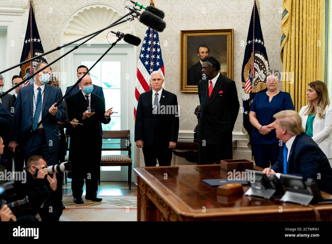 Signed by nurses hi-res stock photography and images - Alamy