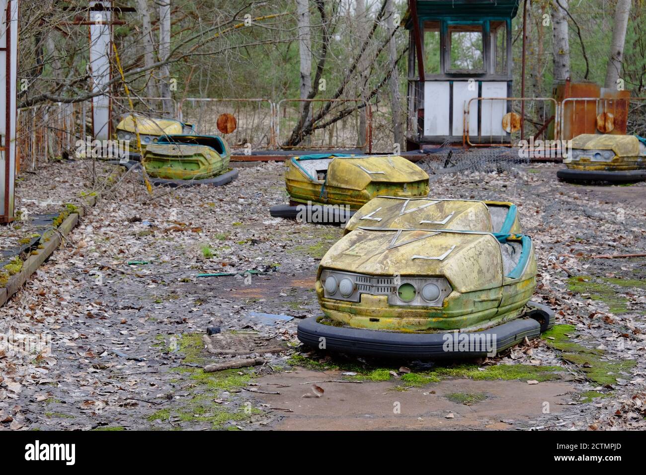 Old rusty abandoned deserted junk hi-res stock photography and images ...