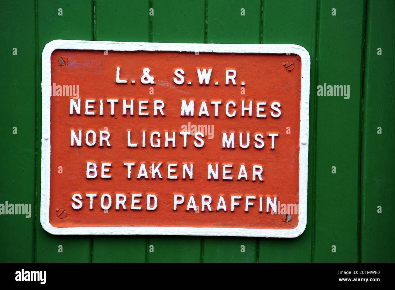 Cast iron signs hi-res stock photography and images - Alamy