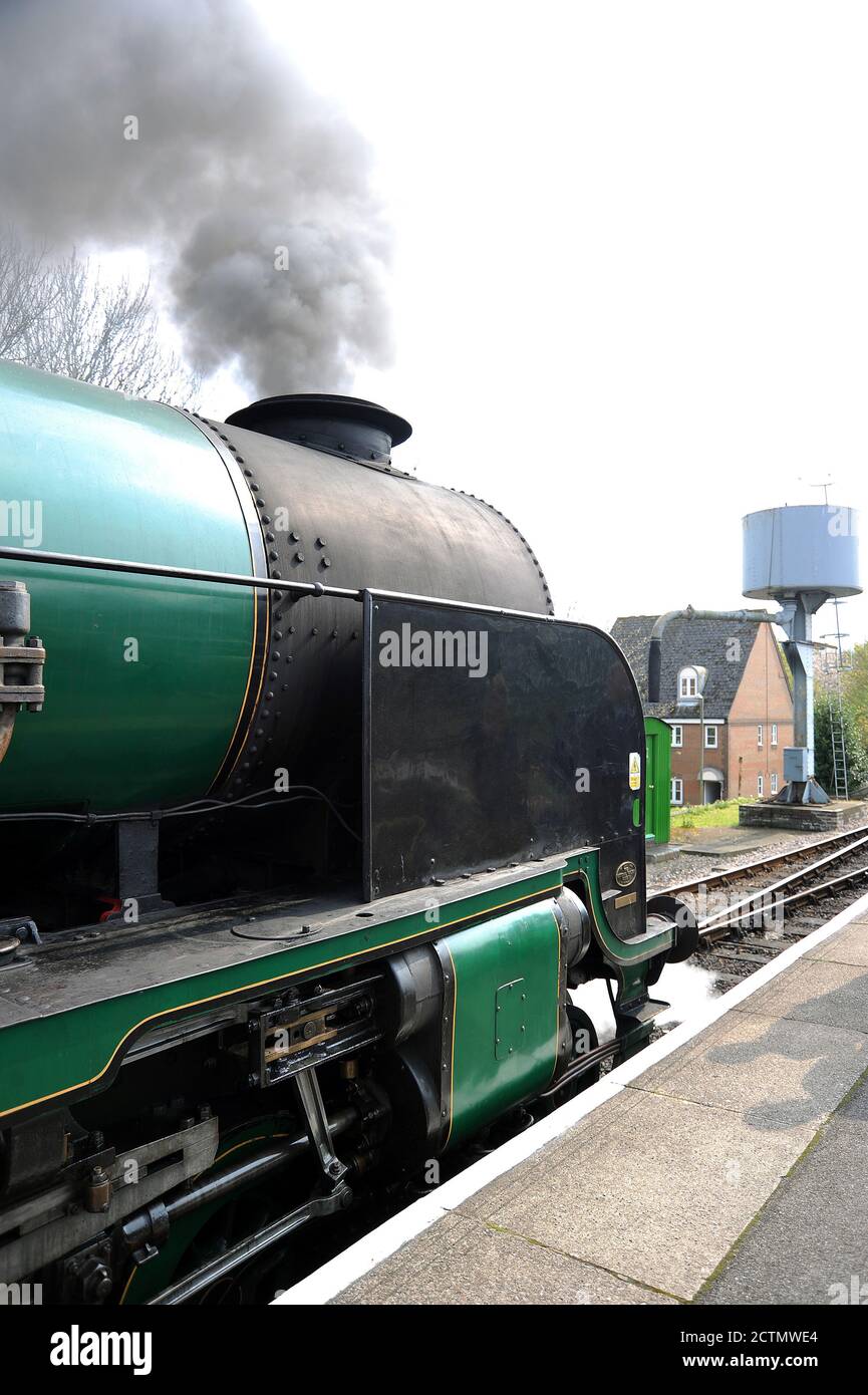 Alton railway station hi-res stock photography and images - Alamy