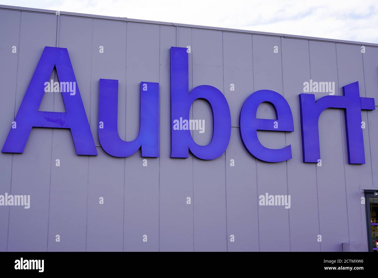 Bordeaux , Aquitaine / France - 09 20 2020 : Aubert sign text and logo ...
