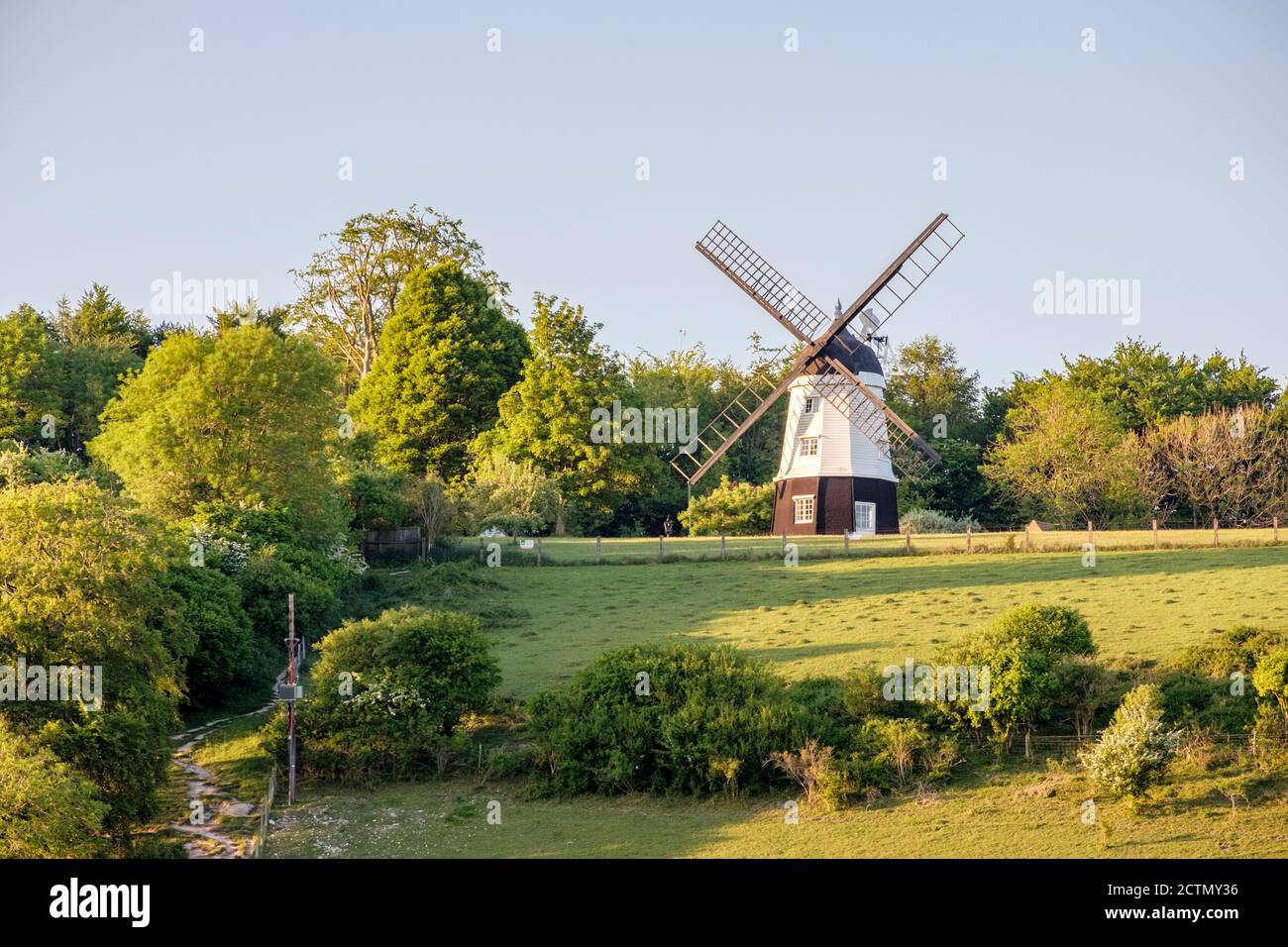 Cobstone windmill, chiltern hills hi-res stock photography and images ...