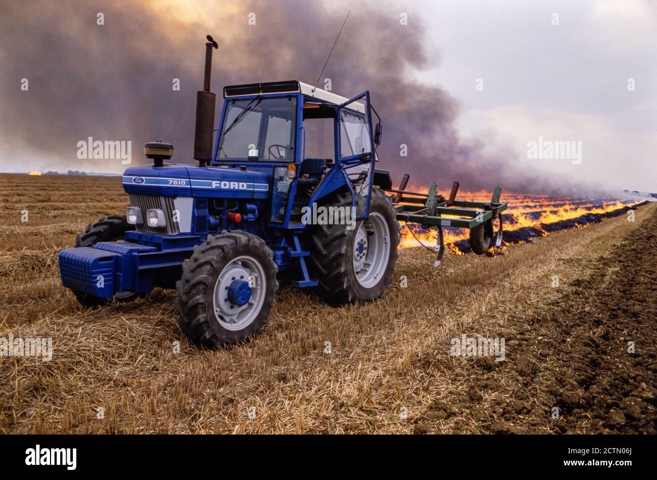 Stubble burning england hi-res stock photography and images - Alamy