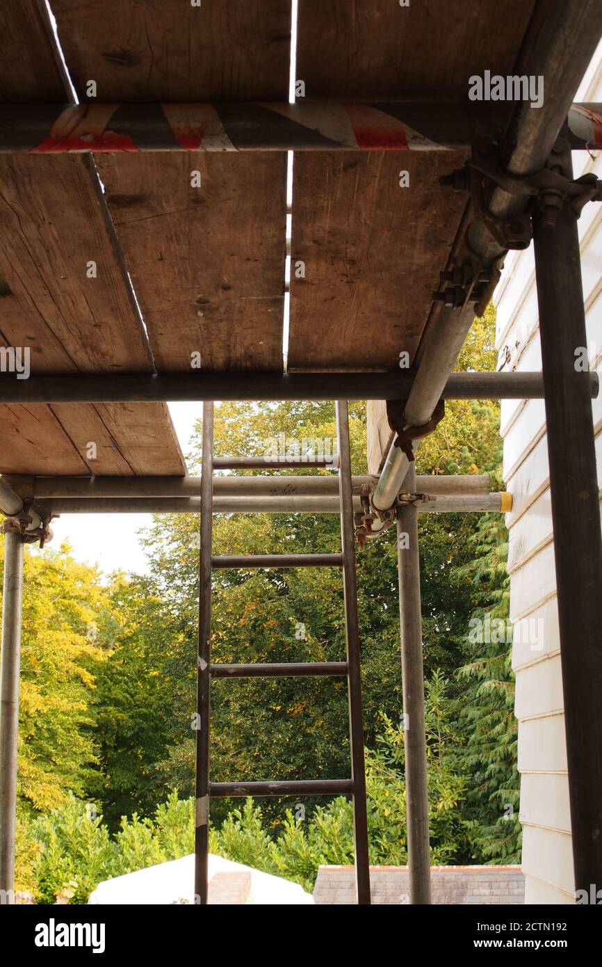 Timber scaffolding hi-res stock photography and images - Alamy