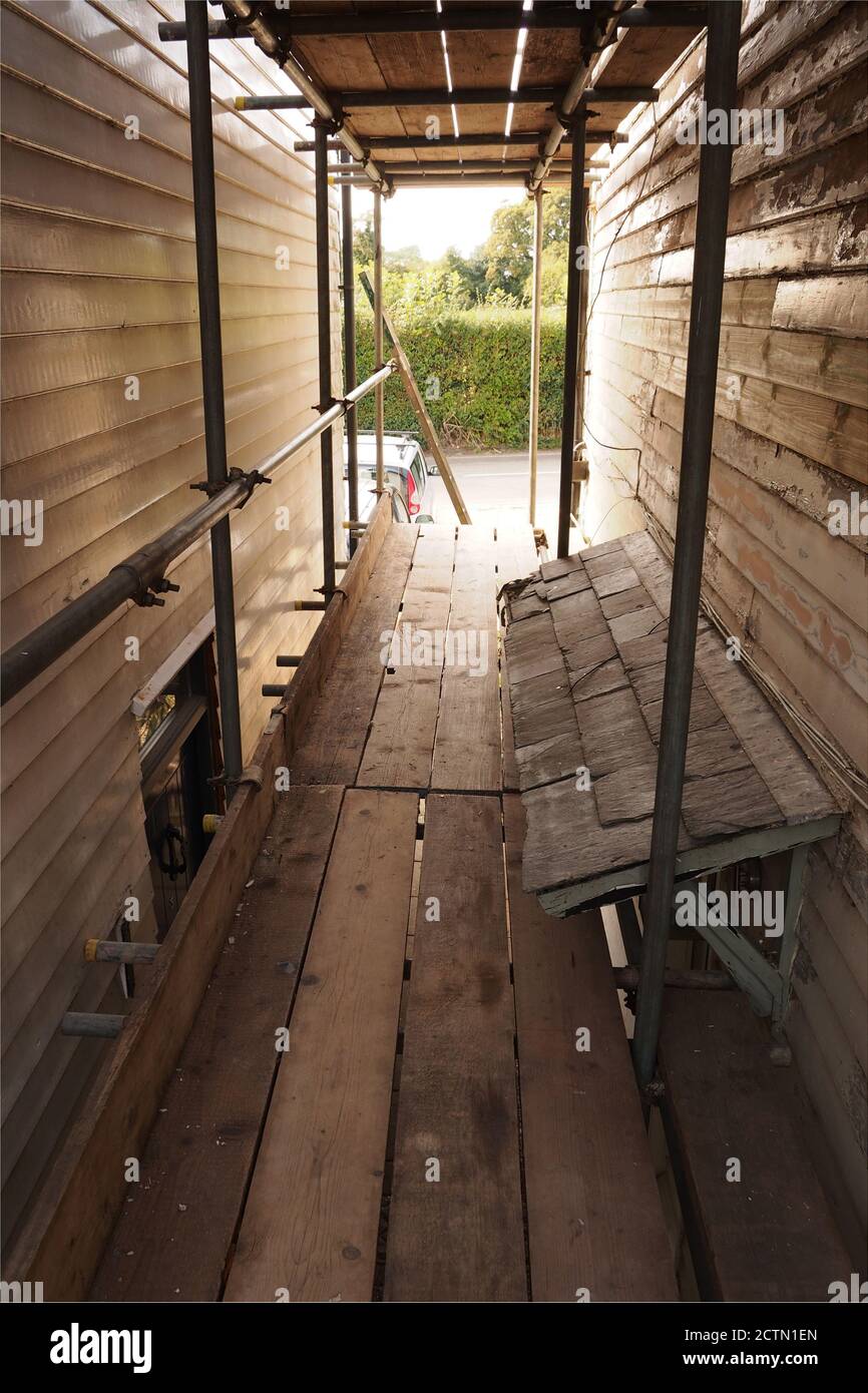Timber scaffolding hi-res stock photography and images - Alamy