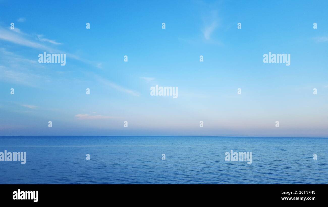 Beautiful horizon hi-res stock photography and images - Alamy