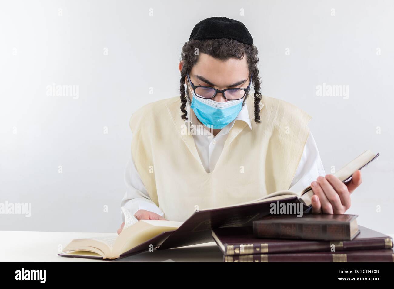 Israel bible study hi-res stock photography and images - Alamy