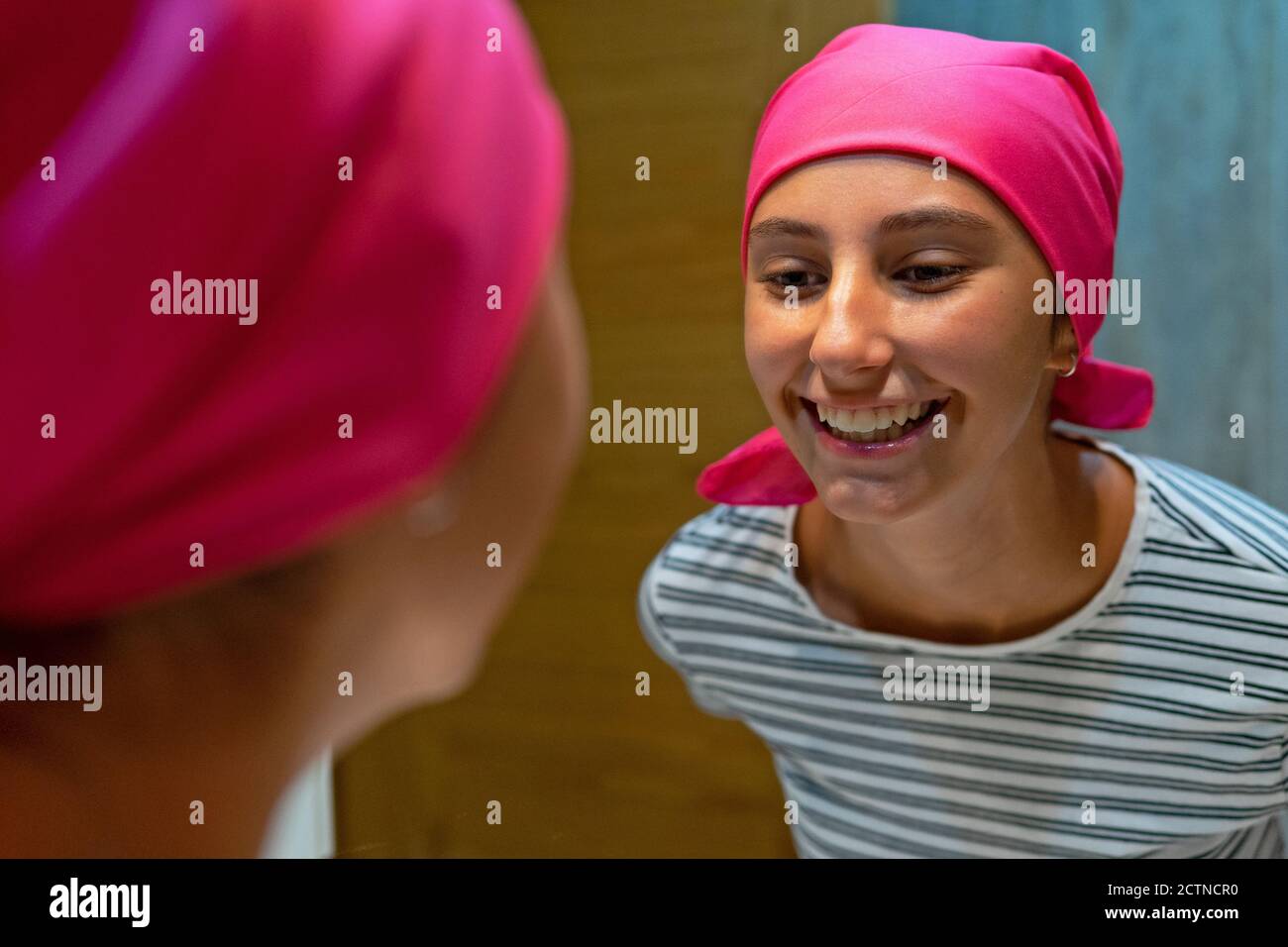 Female cancer hi-res stock photography and images - Alamy