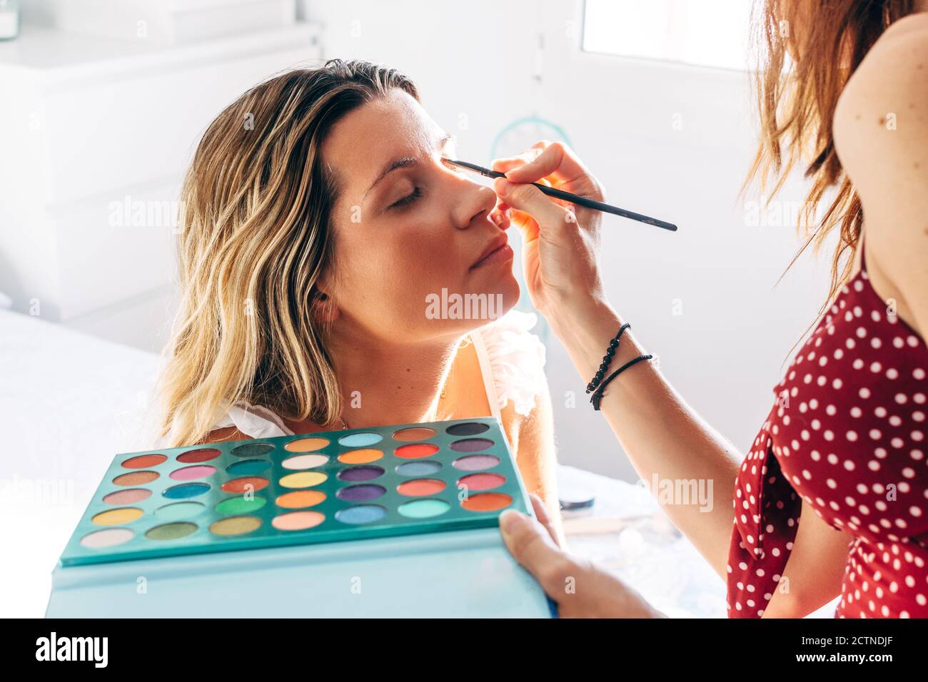 Closed the client hi-res stock photography and images - Alamy