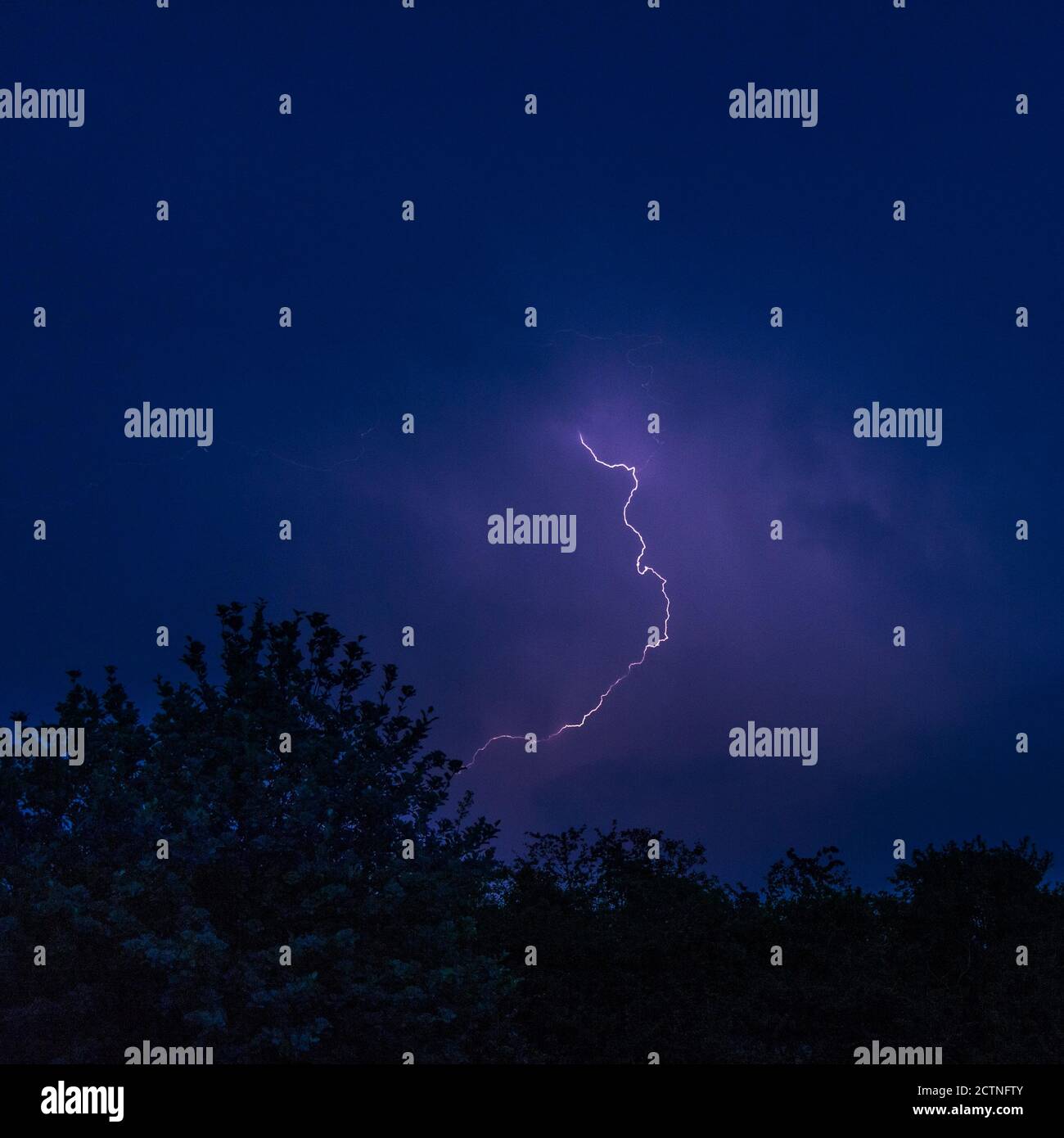 Electrical storm at night hi-res stock photography and images - Alamy