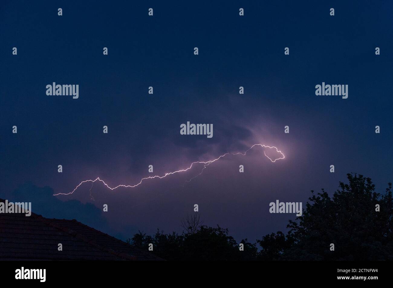 Sky flash hi-res stock photography and images - Alamy