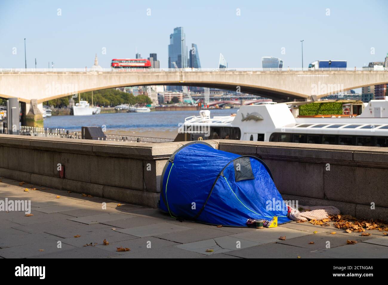 Homeless tent uk hi-res stock photography and images - Alamy
