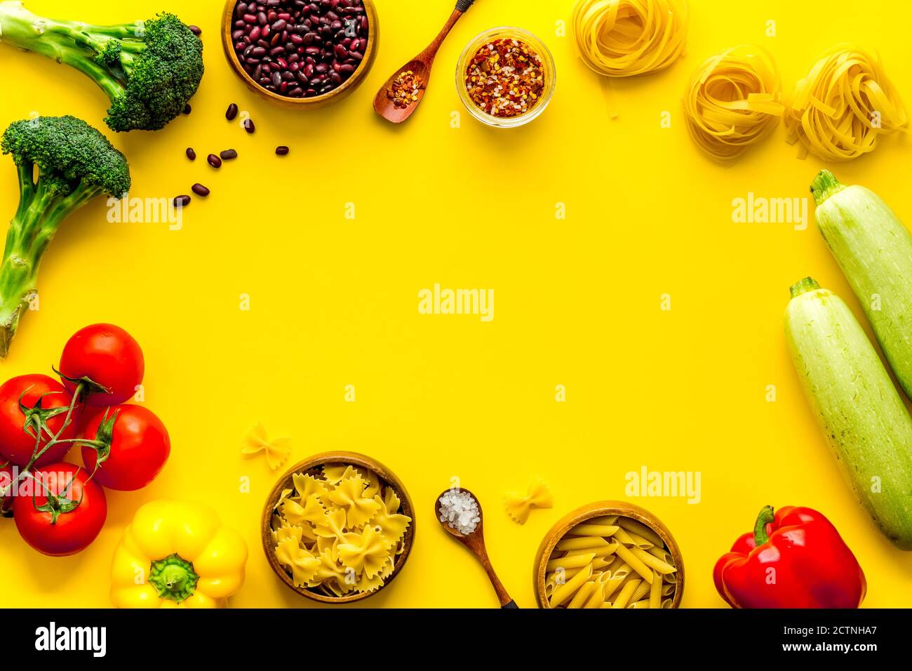 Cooking frame background with vegetables - flat lay from above Stock ...